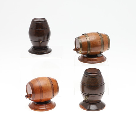 TREEN: EN GRUPP STRÄNGFAT FRÅN 1800-TALET. Övrigt - Övrigt - Auctionet