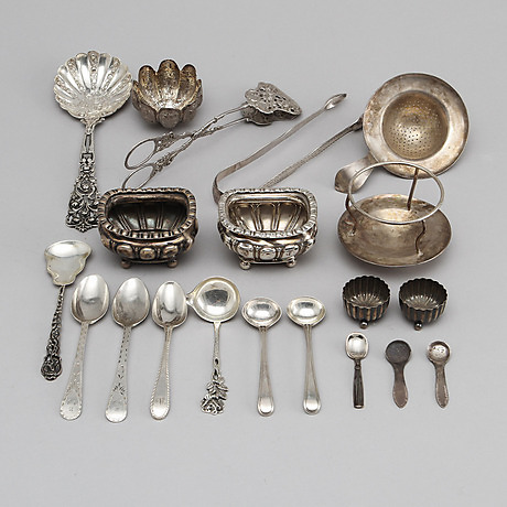 SILVER ITEMS, 16 parts. Total weight 470 grams. Silver & Metals ...