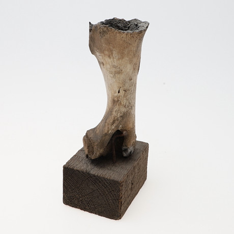 HAWK ALFREDSON. skulptur, trä & ben, osignerad. Konst - Skulptur ...