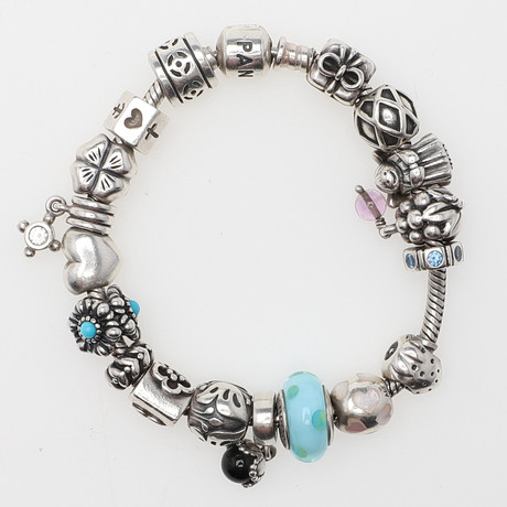 ARMBAND, sterlingsilver med berlocker, Pandora design. Smycken ...