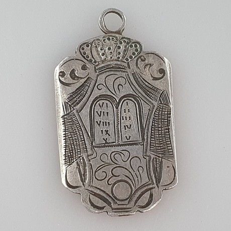 MINIATURE PENDANT in the style of the Torah signs ("Tas") - middle of ...