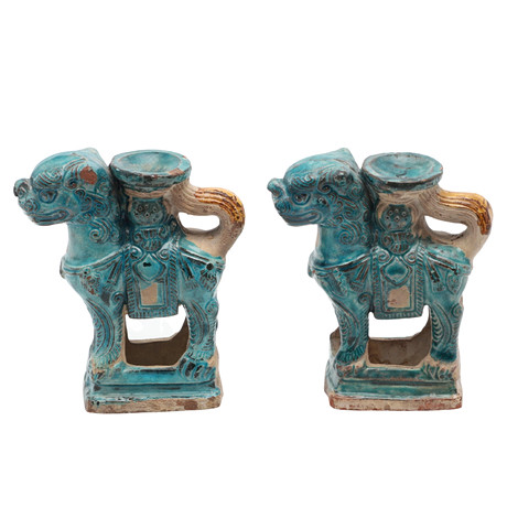 CHINESE POTTERY BUDDHIST LIONS. Ceramics & Porcelain - Oriental - Auctionet