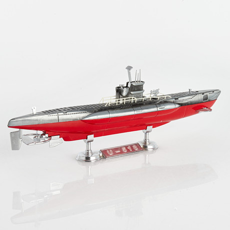 TABLE LIGHTER, in the form of U-boat 'U-518'. In original box ...