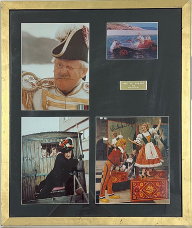 DICK VAN DYKE AUTOGRAPH. Books, Maps & Manuscripts - Autographs ...