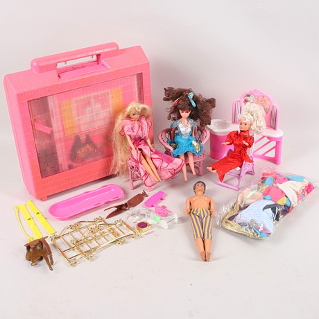 DOCKHUS & DOCKOR, med tillbehör, bl a Mattel, 1980/90-tal. Leksaker ...