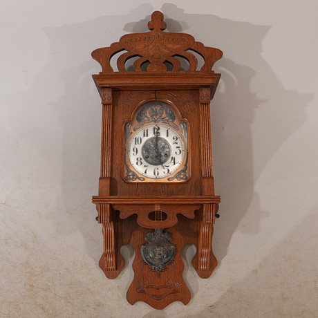MANOR CLOCK, oak, art nouveau. Clocks & Watches - Wall Clocks - Auctionet