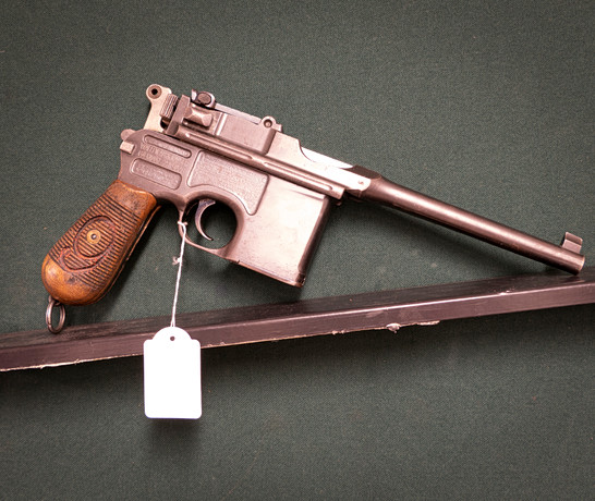 Mauser, modell C96 "Red Nine", kaliber 9x19, tillv.nr 90080 ...