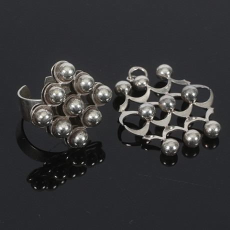 (M2) RING och HÄNGE, silver, Kultaseppä Salovaara, Åbo, Finland. 1900-tales sista kvartal ...
