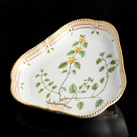 PLATE, porcelain. "Flora Danica", Royal Dansk, Denmark, 1900s ...