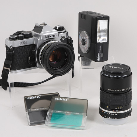 KAMERA, Nikon FE2, med objektiv och tillbehör. Foto, Kameror & Optik ...