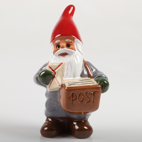 ROLF BERG. Figurin, tomte med brev, glaserad keramik, Torshälla ...