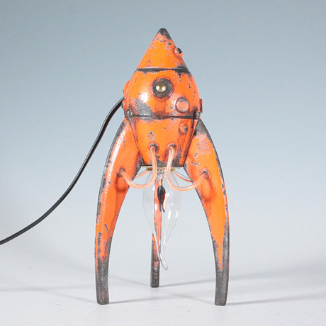 MARTIN SMIDA. Hans ateljé. 'Autonomic Flying System - Modell: Orange ...