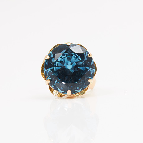RING, 14 guld, fasettslipad blå syntetisk sten, Kari Nipuli, Finland ...
