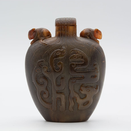 SNUFFBOTTLE, TAOTIE PATTERN, JADE, CHINA, AROUND 1930. Asiatica - Auctionet
