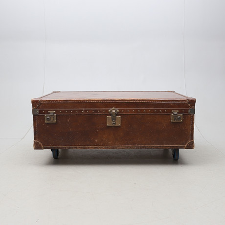 KOFFERT/SOFFBORD, läderklädd, 2000-tal. Möbler - Bord - Auctionet