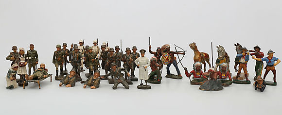 ELASTOLINE AND LINEOL FIGURES, Germany, mid 20th century. Toys - Auctionet