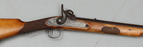 BATCH LOCK RIFLE, für die Jagd, auf dem Schloss gemarkt 1864. Münzen ...