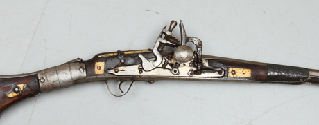 FLINTLOCK RIFLE, probably North Africa. Coins, Medals & Stamps - Auctionet