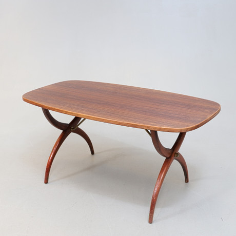 DAVID ROSÉN. Soffbord, modell 1510, krysslagda ben med mässingsbeslag ...