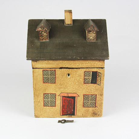 WOODEN HOUSE-SHAPED BOX. Miscellaneous - Miscellaneous - Auctionet