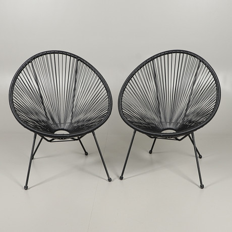 A PAIR OF STRING PATIO CHAIRS. Furniture - Armchairs & Chairs - Auctionet