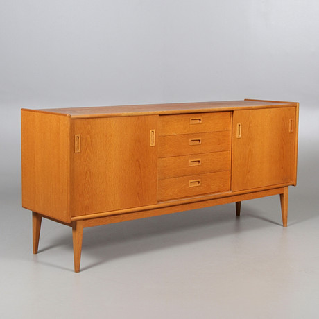 SIDEBOARD, ek, 1960-tal. Möbler - Skåp & Hyllor - Auctionet