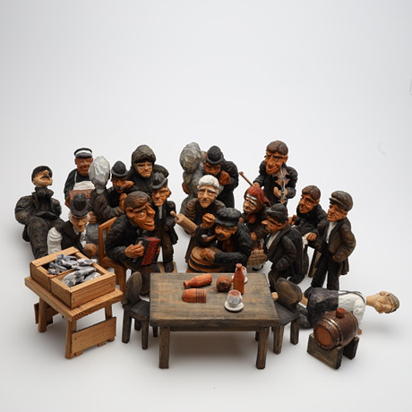 TRÄFIGURINER ,"Sigges Gubbar" 21 stycken. Konst - Skulptur - Auctionet