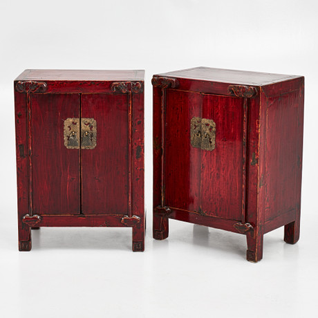 MESAS DE NOCHE 1 par, finales del siglo XX, China, madera lacada en ...