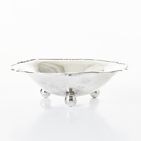 W.A. BOLIN, skål, silver, stiliserat rokokobrätte, 3 kulfötter ...