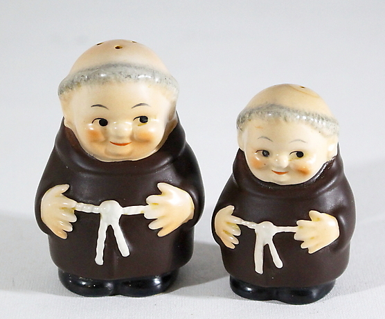 SALT/PEPPER PARKS, Hummel. Ceramics & Porcelain - European - Auctionet