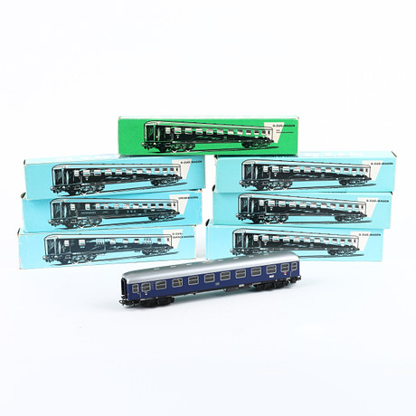MÄRKLIN 7 German passenger rail cars, 4-axle, original cartons. Toys ...