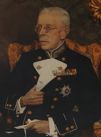 FOTOGRAFI, Kung Gustaf V, egenhändigt signerat och daterat 1948 ...