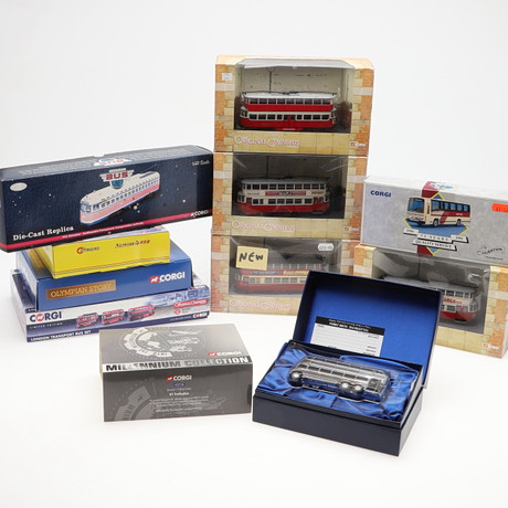 CORGI BOXED BUSES INCLUDING SETS. Toys - Toys - Auctionet