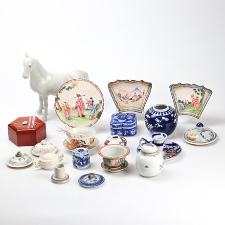 COLLECTION OF EAST ASIAN OBJECTS, 18th, 19th and 20th centuries ...