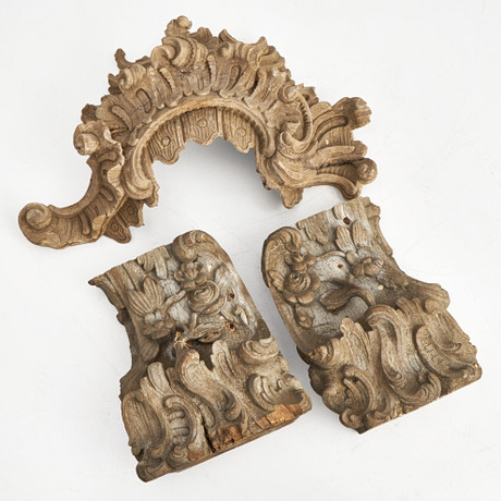 DEKORELEMENT, 3 delar, skuret trä, 17–1800-tal, rokoko. Möbler - Övrigt ...