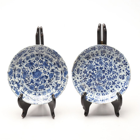 TALLRIKAR, 2 st, porslin, sannolikt Kangxi, Kina. Keramik & Porslin ...