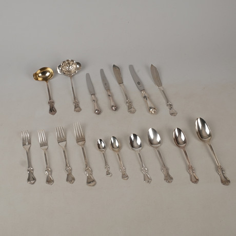 BESTICKUPPSÄTTNING, ca 126 delar, silver, totalvikt ca 5750 gram, bla ...