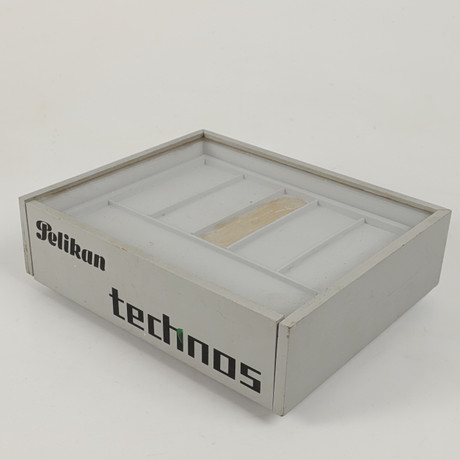 BORDSMONTER, gråmålad furu med vitrin, Pelikan Technos. Övrigt - Övrigt ...
