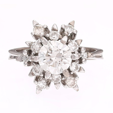 Sortija rosetón de diamantes, de mediados del siglo XX. Joyas y piedras ...