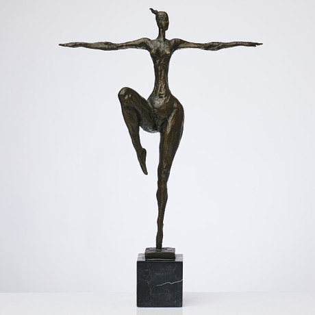 MAX MILO. Efter. Kvinna i balettposition, signerad i gjutningen ...