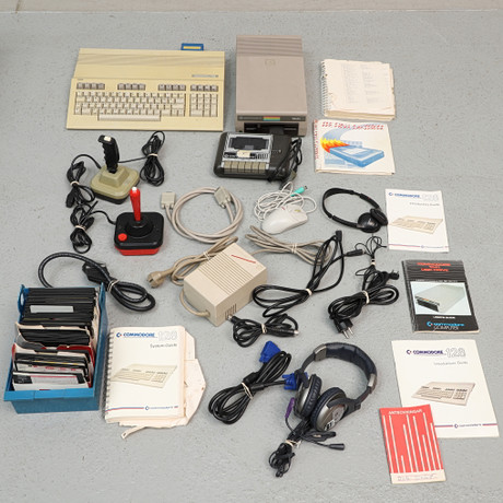 DATOR, Commodore 128, personal computer med tillbehör. Övrigt - Modern ...