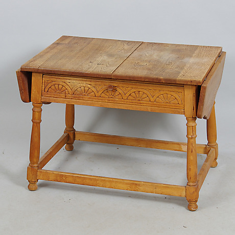 TABLE WITH FLAPS AND DRAWER, oak. Furniture - Tables - Auctionet