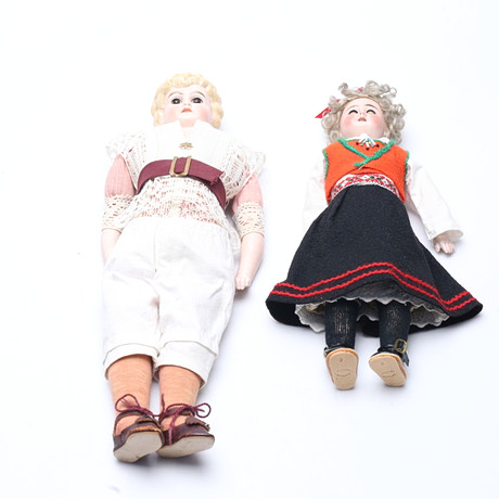 A set of 2 CF Kling dolls. Toys - Toys - Auctionet