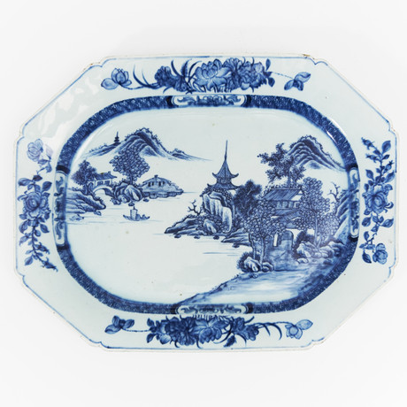 FRYING DISH, porcelain, China, Qianlong (1736-1795), octagonal rim ...