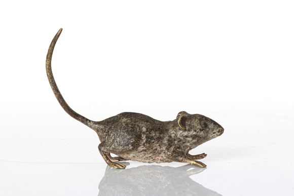 WIENERBRONS I FORM AV MUS. Silver & Metall - Övriga metallföremål ...