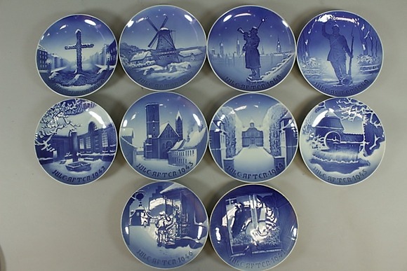 BING & GRÖNDAHL PORSLIN JULPLATTA. Jule Atten 1940-49. Keramik ...