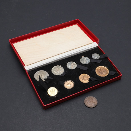 AN ELIZABETH II ROYAL MINT SPECIMEN COIN SET. 1950. Coins, Medals ...