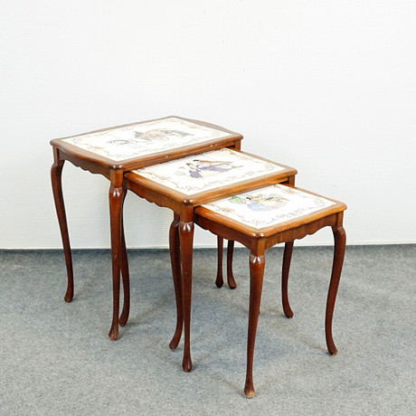 A 1900 century Rococo style set table. Furniture - Tables - Auctionet