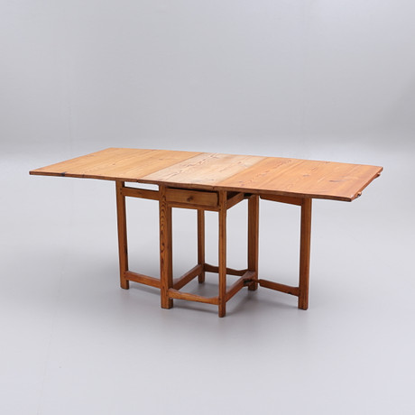 SLAGBORD med låda, furu, 1800-tal. Möbler - Bord - Auctionet
