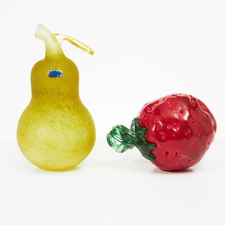 OIVA TOIKKA. Glass sculptures in the form of pears and strawberries ...